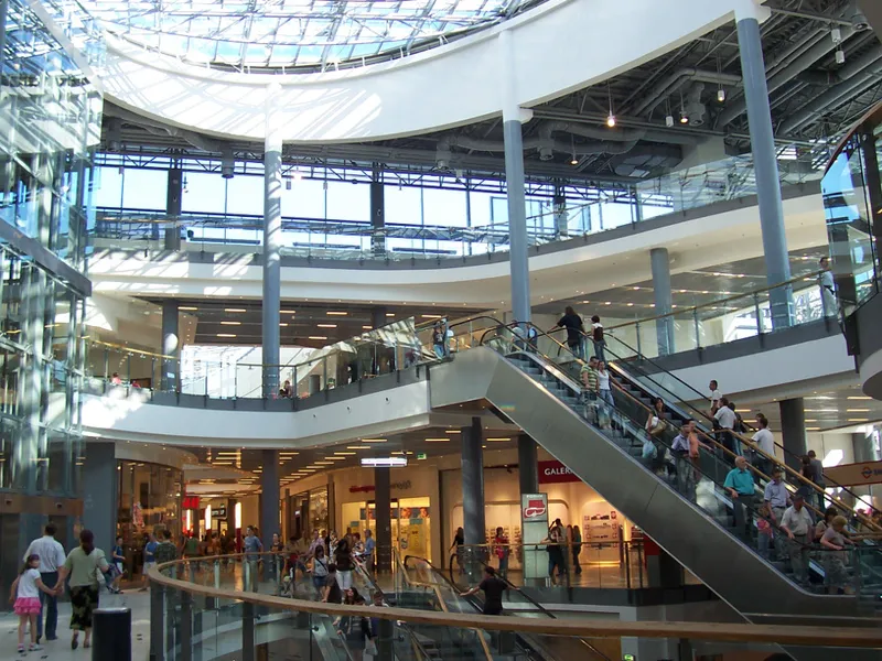 Forum Shopping Mall: Omnichannel Mastery with Social WiFi